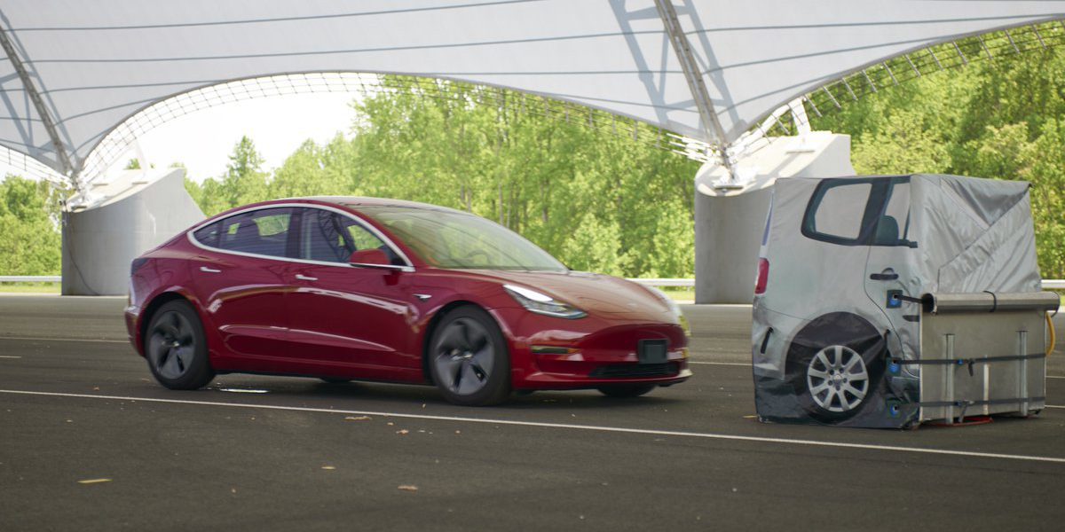 Tesla Model 3 prešla prvými bezpečnostnými testami