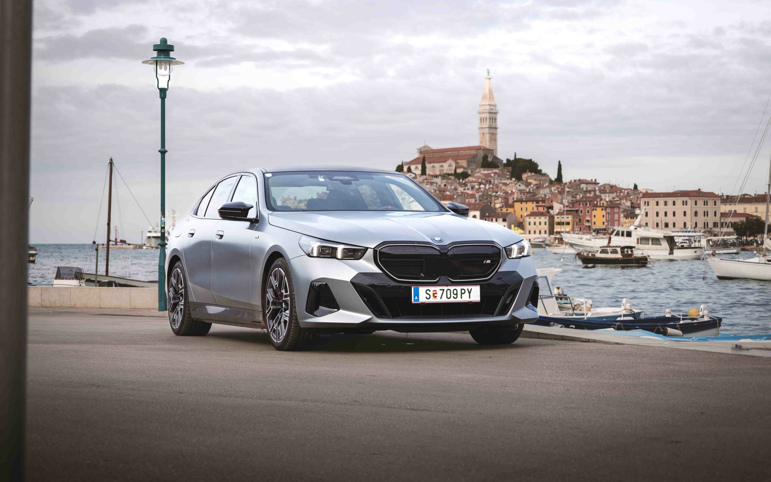 BMW i5: Takto jazdí najnovší elektromobil nemeckej automobilky