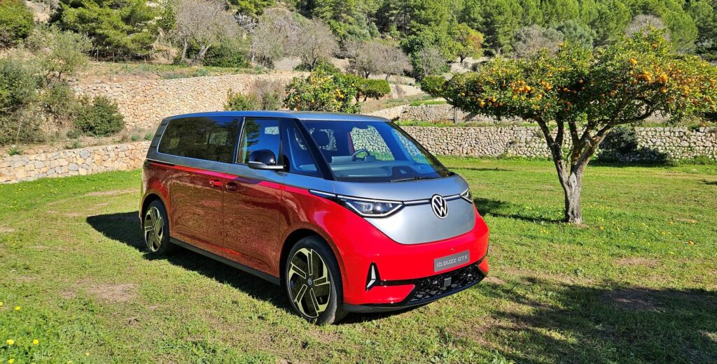 Renault Espace možno príde ako retro elektrické MPV