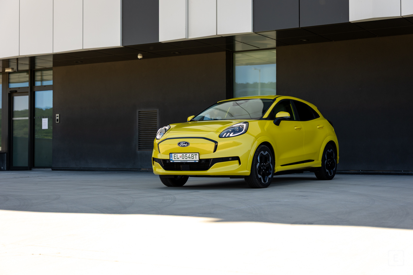 Test Ford Puma Gen-E: Boduje priestorom, rýchlym nabíjaním a dizajnom